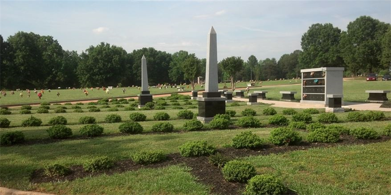 Graceland East Memorial Park