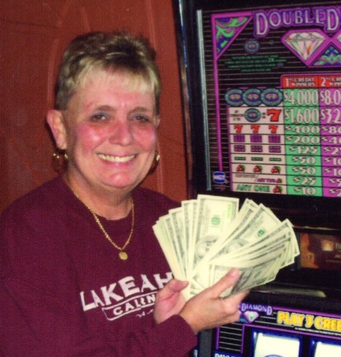 In Loving Memory of Sandra L. Bailey | Floral Lawn Memorial Gardens